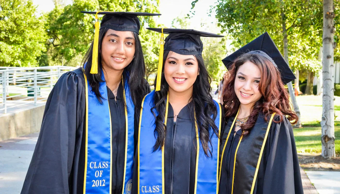Best Graduation Photo Locations at UC Riverside – Happy Tassel